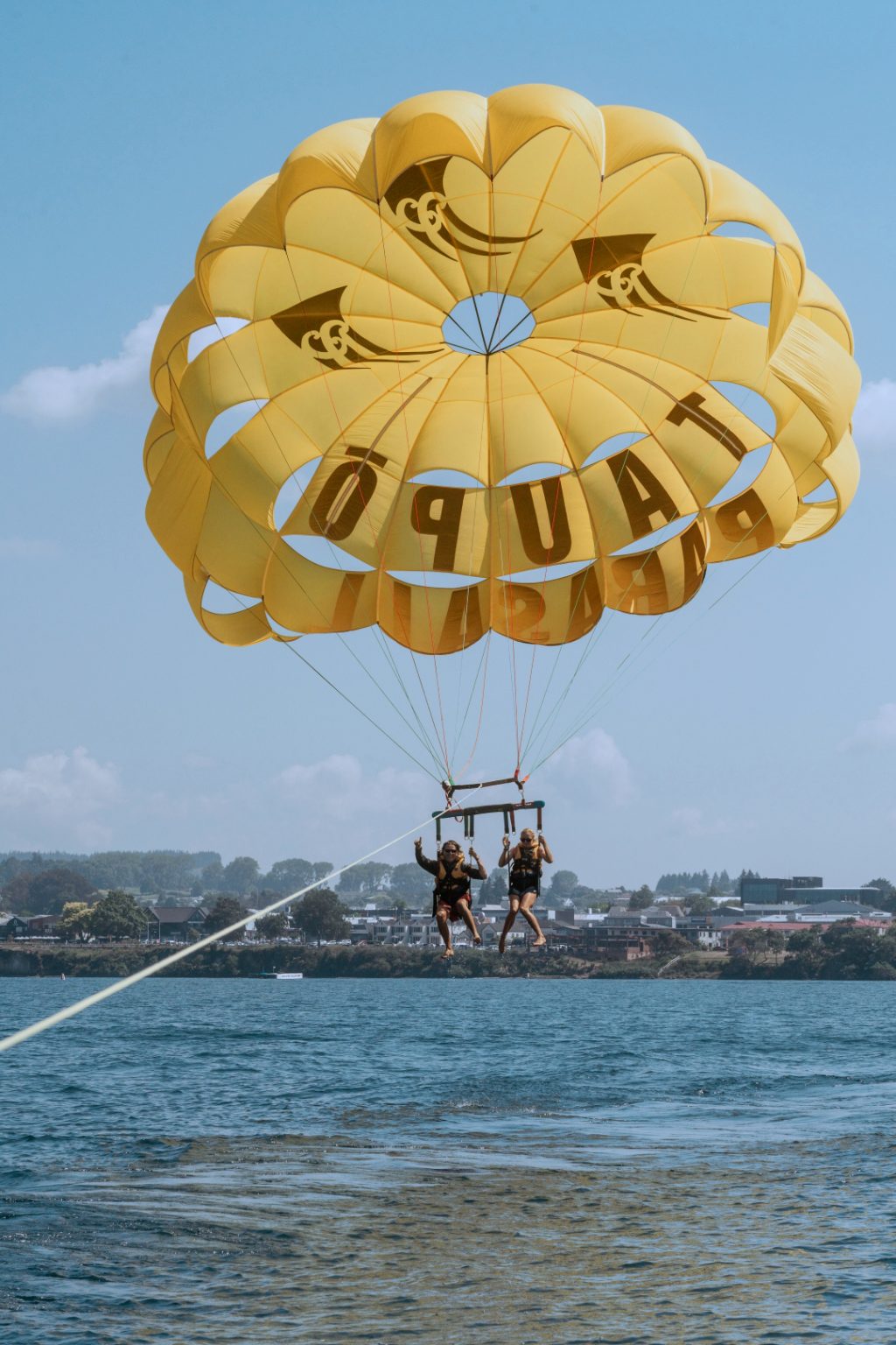 Home | Taupō Parasail